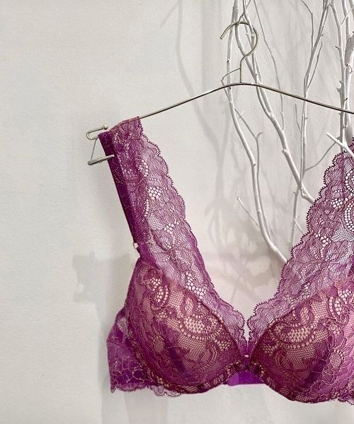 ANNEBRA（アンブラ）の「Parrots 2WAYバッククロスモールドカップブラジャー（ブラジャー）」 - WEAR