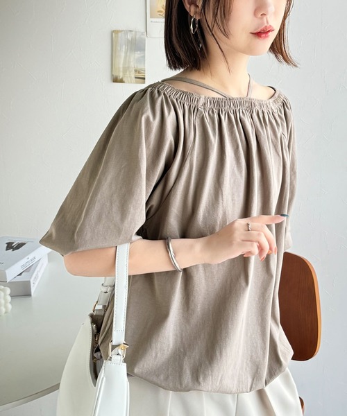 classicalelf（クラシカルエルフ）の「抜け感たっぷりの旬顔。マルチway綿100％シルケット加工ギャザー使いバルーンシルエットアシメブラウス（半袖）（シャツ/ブラウス）」 - WEAR