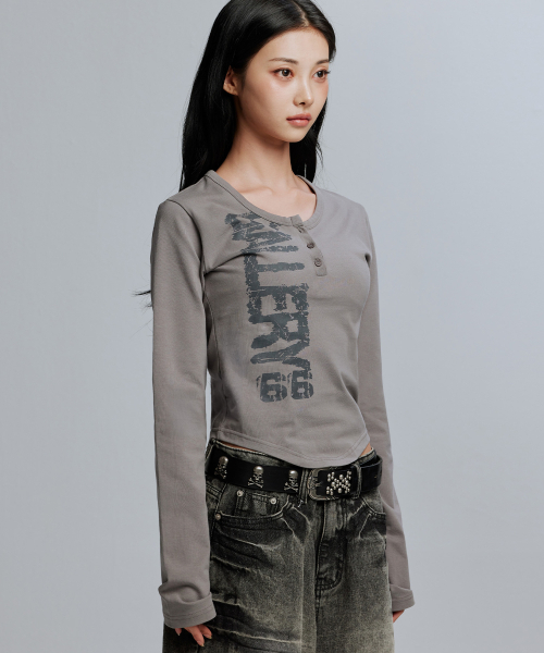 Gotter Gallery（ゴッターギャラリー）の「PAINTED BUTTON LONG SLEEVE_BEIGE（Tシャツ/カットソー ...