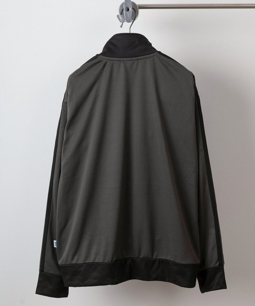 DISCUS（ディスカス）の「【DISCUS/ディスカス】FLYING DISC DOG キャラクターイラスト ワンポイント刺繍＆ピスネーム ...