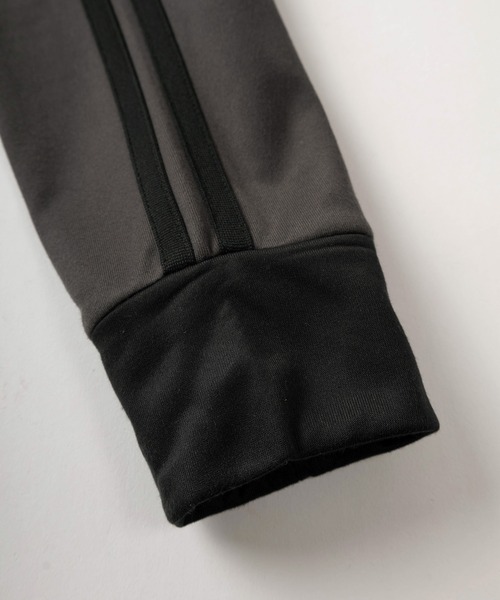 DISCUS（ディスカス）の「【DISCUS/ディスカス】FLYING DISC DOG キャラクターイラスト ワンポイント刺繍＆ピスネーム ...