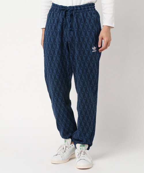 adidas（アディダス）の「モノグラム パンツ [MONO AOP PANTS] アディダスオリジナルス（その他パンツ）」 - WEAR