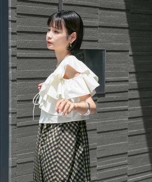 KBF（ケイビーエフ）の「マルチWAYクロップドフリルブラウス（シャツ/ブラウス）」 - WEAR