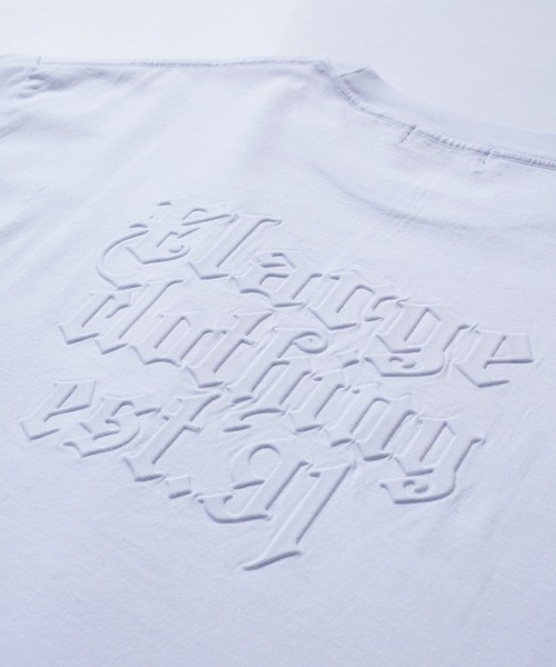 EMBOSSED OLD ENGLISH S/S TEE（Tシャツ/カットソー）｜XLARGE（エクストララージ）のファッション通販 ...