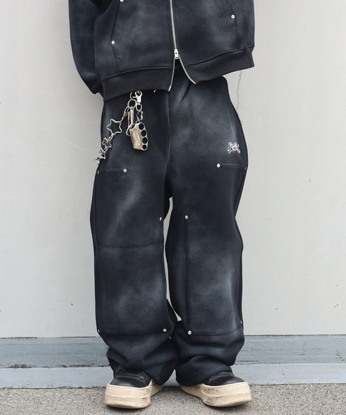 ATMARK（アットマーク）の「《2サイズ展開 / UNISEX 》ATMARK グラフィティロゴ スプレーリベットスウェットパンツ ...