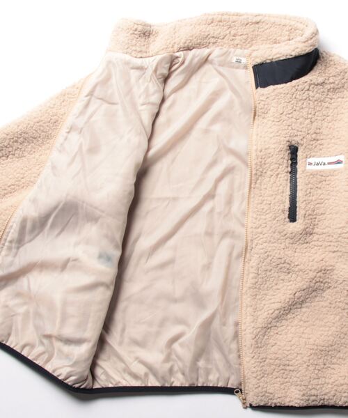 classicalelf（クラシカルエルフ）の「《JaVa ジャバコラボ》レトロ×スポーツMIX。JaVaワッペン付き配色ボアブルゾン（ブルゾン）」 - WEAR