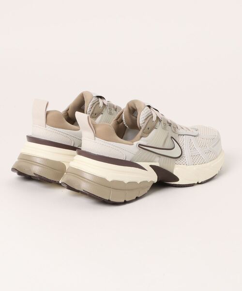 NIKE（ナイキ）の「【NIKE】FD0736-103 Nike V2K Run（スニーカー）」 - WEAR