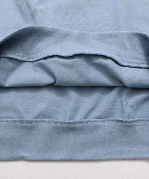 Revo.（レボ）の「Revo. 度詰め 10/-OE 天竺 ワンポイント オールドイングリッシュロゴ ハーフジップ Tシャツ/ルーズシルエット（Tシャツ/カットソー）」 - WEAR