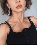黒石奈央子｜AMERIのピアス（両耳用）を使ったコーディネート - WEAR