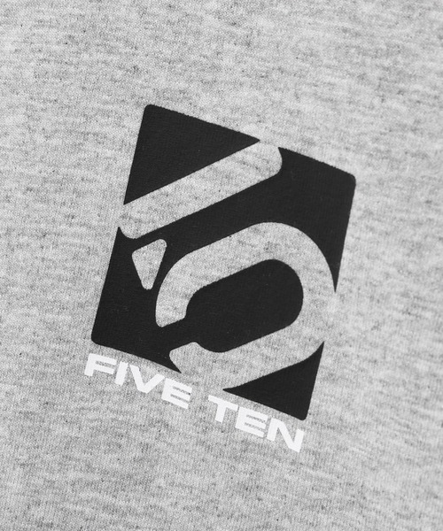 adidas（アディダス）の「ファイブテン ロゴTシャツ [Five Ten Logo Tee] アディダス（Tシャツ/カットソー）」 - WEAR