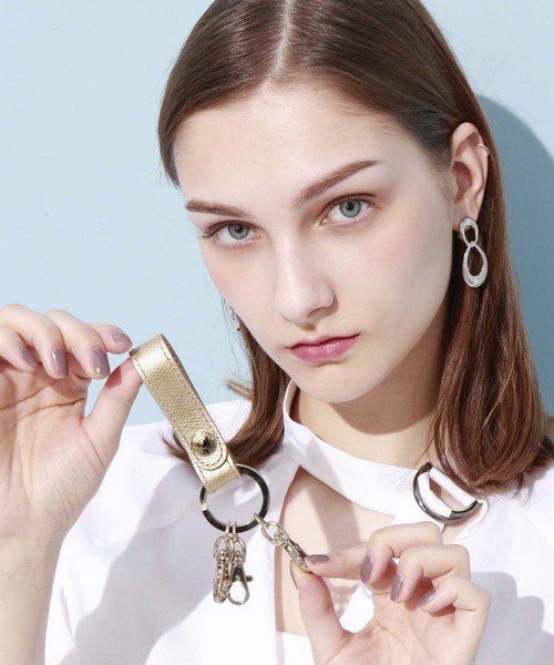 TOPKAPI（トプカピ）の「COLORATO[コロラート]角シボ型押しメタリックレザー・キーホルダー（キーホルダー）」 - WEAR