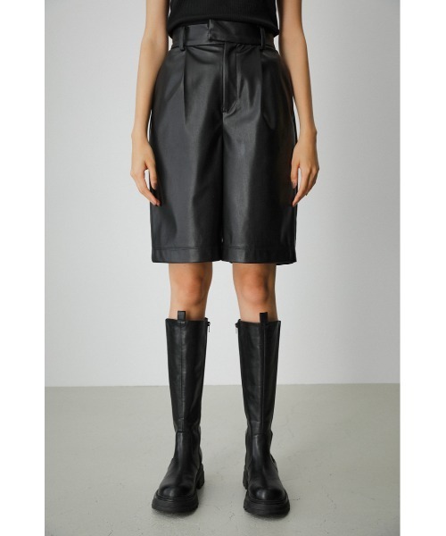 AZUL BY MOUSSY（アズールバイマウジー）の「FAUX LEATHER HALF PANTS/フェイクレザーハーフパンツ（その他パンツ）」 - WEAR