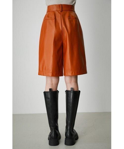 AZUL BY MOUSSY（アズールバイマウジー）の「FAUX LEATHER HALF PANTS/フェイクレザーハーフパンツ（その他パンツ）」 - WEAR