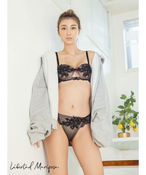 darial（ダリアル）の「Jewel Lace Pearl Bra&Shotrs（ブラ&ショーツ）」 - WEAR