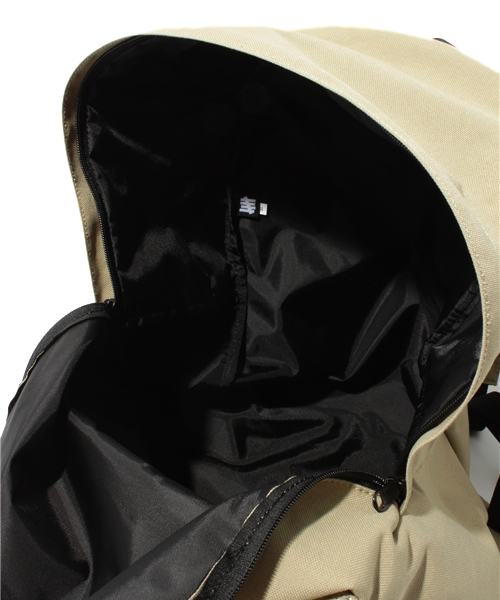 UNDEFEATED（アンディフィーテッド）の「UNDEFEATED BORN NOT MADE BACKPACK（バックパック/リュック ...