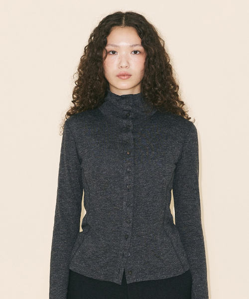 UUUUP（ユープ）の「ボタンリバーシブルTシャツ - チャコール（Tシャツ/カットソー）」 - WEAR