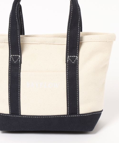 AJUGA.（アジュガ）の「【近藤千尋さんコラボ】パスケース付きロゴトート(AJUGA.x BAYFLOW)(KIDS)（ショルダーバッグ）」 - WEAR