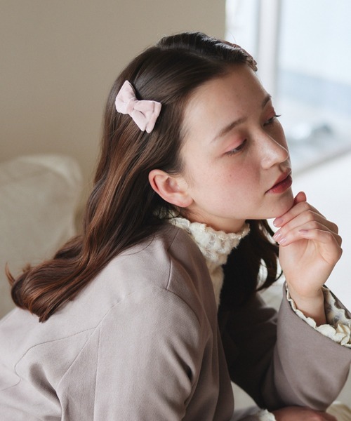 pomiii（ポミー）の「ベロアリボンヘアクリップ（バレッタ/ヘアクリップ）」 - WEAR