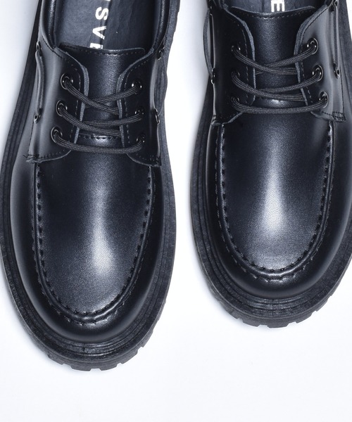 SVEC（シュベック）の「Uチップ デッキシューズ / チャンキーソール 3ホール（モカシン/デッキシューズ）」 - WEAR