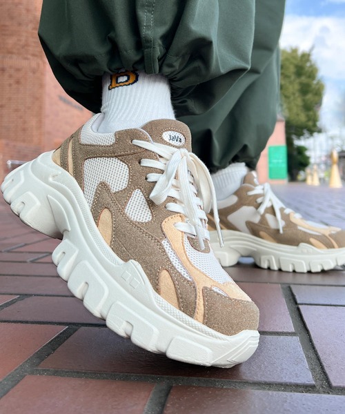 Java（ジャバ）の「《Javaジャバコラボ》レトロ配色で大人な足元を演出。CLASSIC RUN LITE（スニーカー）」 - WEAR