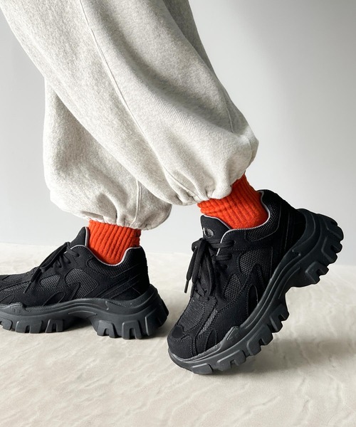 Java（ジャバ）の「《Javaジャバコラボ》レトロ配色で大人な足元を演出。CLASSIC RUN LITE（スニーカー）」 - WEAR