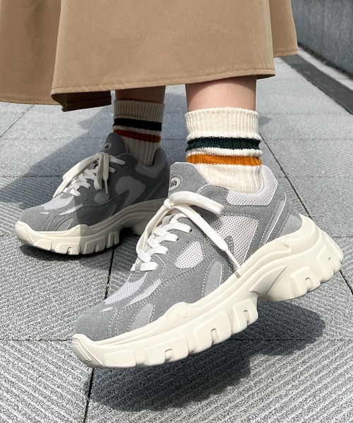 Java（ジャバ）の「《Javaジャバコラボ》レトロ配色で大人な足元を演出。CLASSIC RUN LITE（スニーカー）」 - WEAR