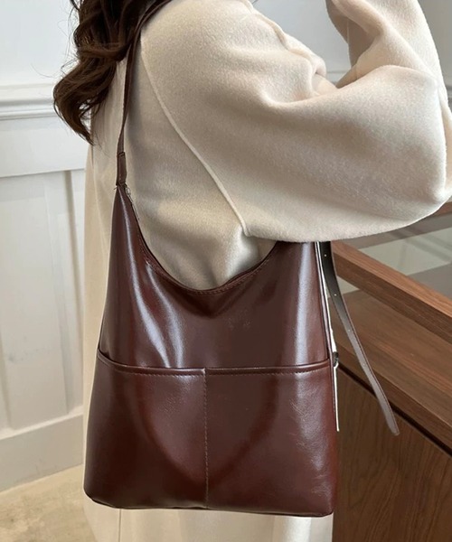 shopnikoniko（ショップニコニコ）の「ダブルポケット PUレザー ワンハンドルバッグ（ショルダーバッグ）」 - WEAR