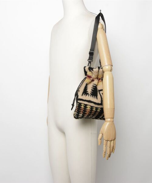 PENDLETON（ペンドルトン）の「∴【 PENDLETON / ペンドルトン 】 ボア素材 巾着型 ミニドローバッグ ショルダーバッグ BOA DRAWBAG（ショルダーバッグ）」 - WEAR