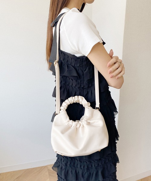 M2SUQARED（エムツースクエア）の「【M2SUQARED/エムツースクエア】2wayギャザーハンドルバッグ（ショルダーバッグ）」 - WEAR