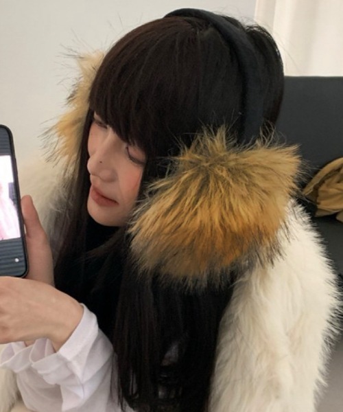 Vipoa（ヴィポア）の「Y2k fur ear muffs（イヤーマフ）」 - WEAR
