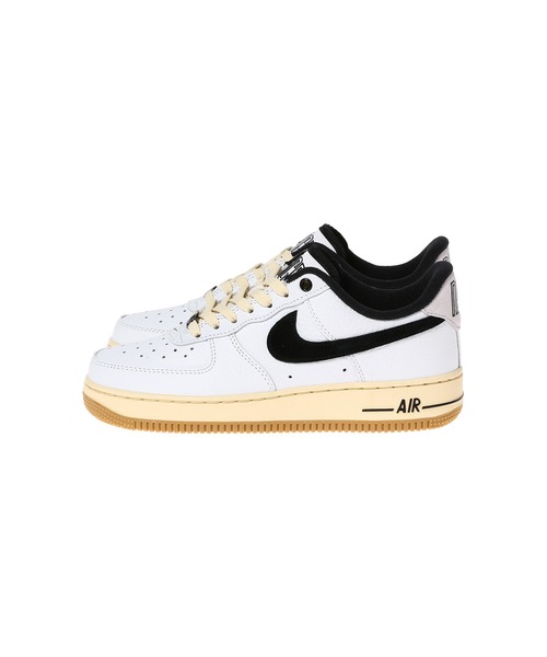 NIKE（ナイキ）の「NIKE WMNS AIR FORCE 1 07 LX DR0148-101（スニーカー）」 - WEAR