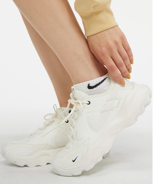NIKE（ナイキ）の「ナイキ TC 7900 ウィメンズシューズ / Nike TC 7900 Women's Shoes＜22-29cm 展開＞（スニーカー）」 - WEAR