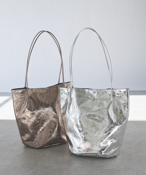 cache cache（カシュ カシュ）の「cache cache/クラッシュメタリック肩入バケツトート（トートバッグ）」 - WEAR