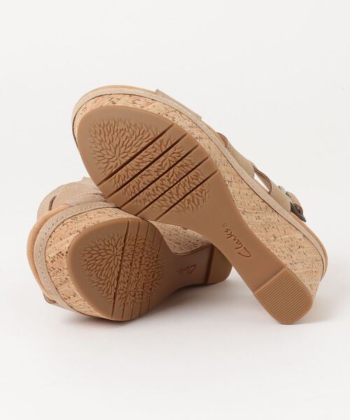 Clarks（クラークス）の「Elleri Rae / エレーリレイ (ヌガー)（サンダル）」 - WEAR