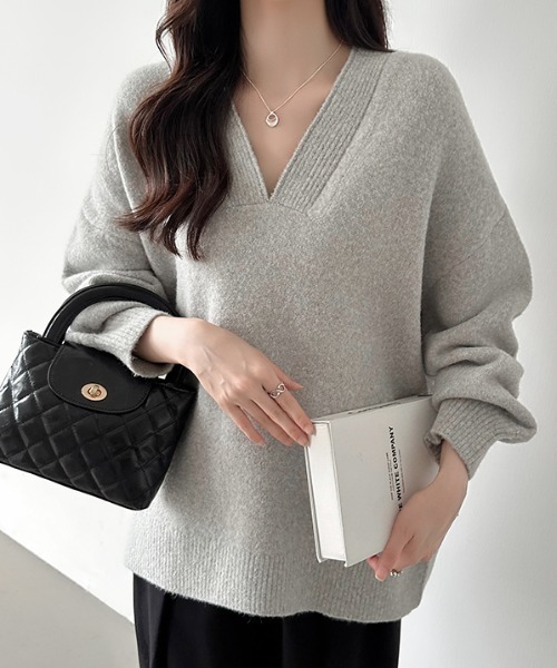 COCOMOMO（ココモモ）の「Vネックニット ドロップショルダー長袖トップス（ニット/セーター）」 - WEAR