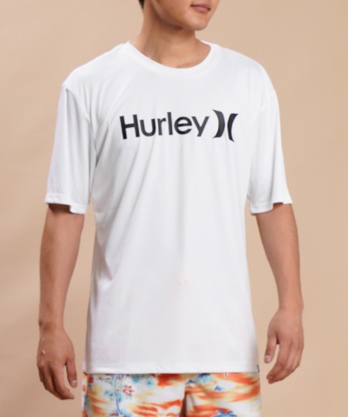 Hurley （ハーレー）の「HURLEY/ハーレー UVカット 水陸両用 ラッシュTシャツ/ブランドロゴ プリントTシャツ/ラッシュガード MRG2310032（ラッシュガード）」 - WEAR