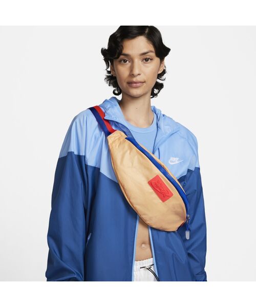 NIKE（ナイキ）の「ナイキ ヘリテージ ファニー パック (3L) / Nike Heritage Fanny Pack (3L)（ボディバッグ/ウエストポーチ）」 - WEAR