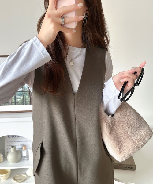 classicalelf（クラシカルエルフ）の「1枚でキマる私スタイル。フラップポケットVネックサロペット（サロペット/オーバーオール）」 - WEAR