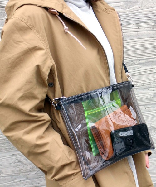 Sinfu（シンフ）の「【 SINFU/ シンフ】クリアビニール2WAY サコッシュ（ショルダーバッグ）」 - WEAR