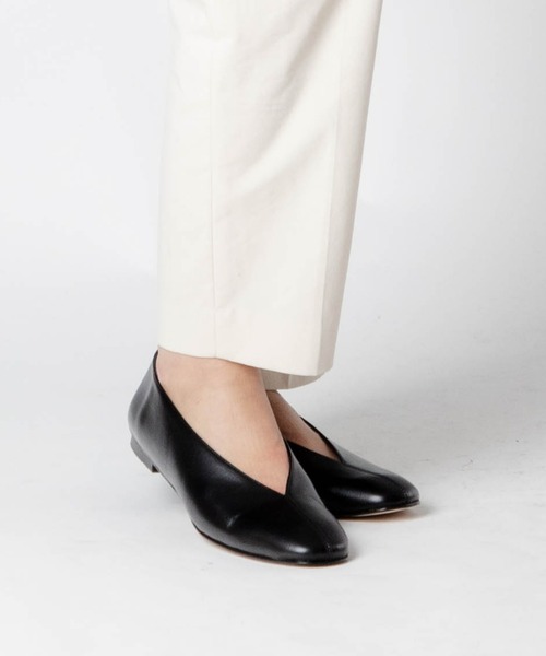 REMME（レメ）の「REMME V CUT FLAT LEATHER PUMPS レメ Vカット フラット レザー パンプス（パンプス ...