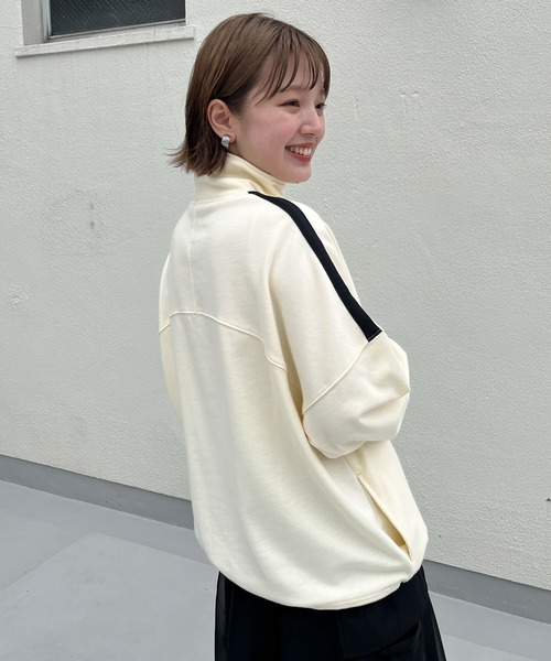 KBF（ケイビーエフ）の「『とみい×KBF』ショルダーラインハーフZIPプルオーバー（Tシャツ/カットソー）」 - WEAR