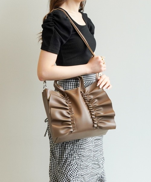 Jewelna Rose（ジュエルナローズ）の「JEWELNA by Jewelna Rose フリルトートバッグ 11833（ハンドバッグ ...