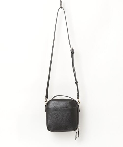 EXECUTIVE LEATHER SQUARE CROSSBODY（ショルダーバッグ）｜Vivienne