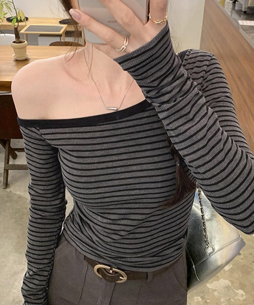 ALTROSE（アルトローズ）の「ボーダー柄 オフショル カットソー（Tシャツ/カットソー）」 - WEAR