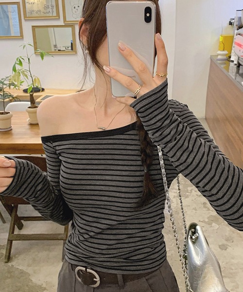 ALTROSE（アルトローズ）の「ボーダー柄 オフショル カットソー（Tシャツ/カットソー）」 - WEAR