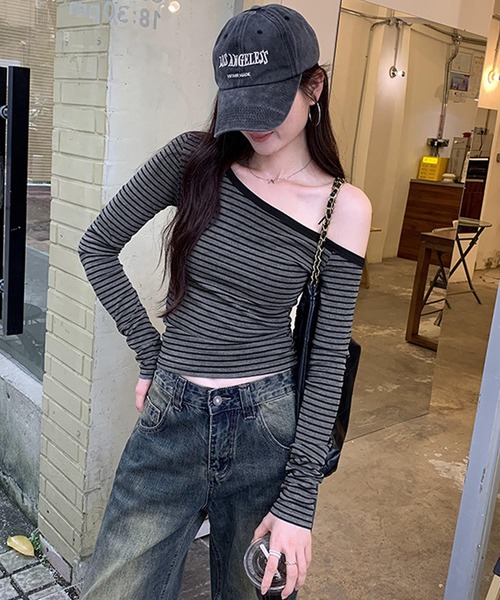 ALTROSE（アルトローズ）の「ボーダー柄 オフショル カットソー（Tシャツ/カットソー）」 - WEAR