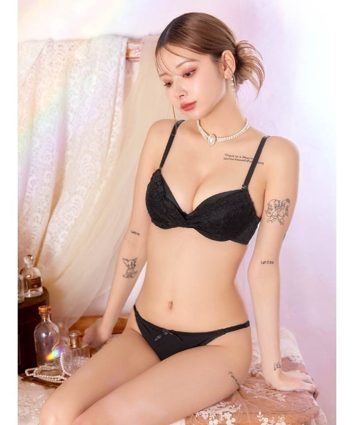 DRW（ドロー）の「[選べるショーツ]ツイストレーシィフローラル ブラジャー&フルバック or Tバックショーツ（ブラ&ショーツ）」 - WEAR