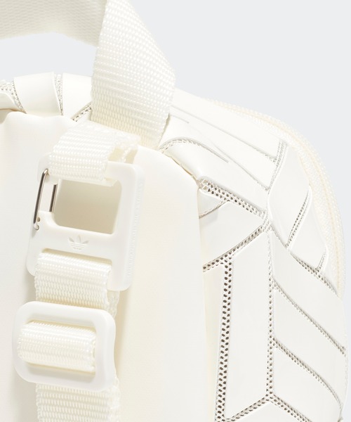 adidas（アディダス）の「ミニ3Dバックパック [MINI BACKPACK] アディダスオリジナルス（バックパック/リュック）」 - WEAR
