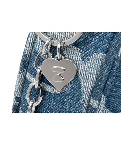 APEE BY A BATHING APE（エイピーバイアベイシングエイプ）の「DENIM HEART SHAPE BAG L（ハンドバッグ ...