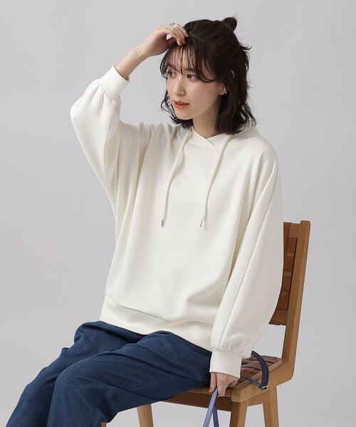 DRESKIP（ドレスキップ）の「大人のきれいめカジュアルに なめらかタッチ もちさら抜け襟トップス（スウェット）」 - WEAR